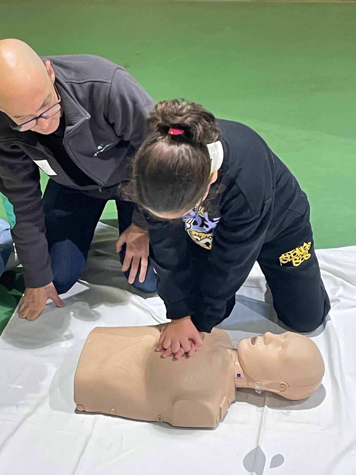 Quirónsalud Málaga forma en reanimación cardiopulmonar a niños | Quirónsalud